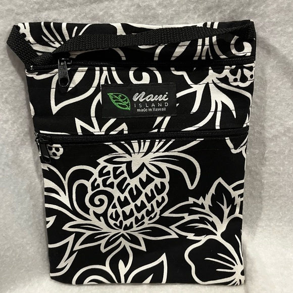 Maui Island | Bags | Maui Island Black And White Floral Crossbody Bag ...